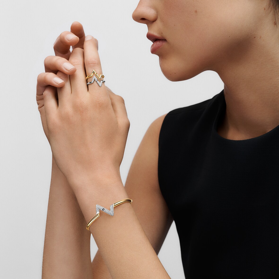 LV Volt Upside Down Ring, Yellow Gold - Jewelry - Categories | LOUIS VUITTON